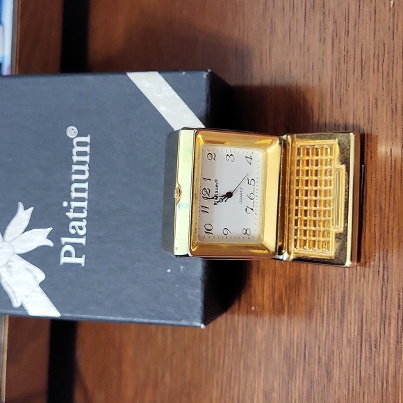 Platinumm | Office | Vintage Platinum Gold Desk Computer Clock 2 Yellow ...